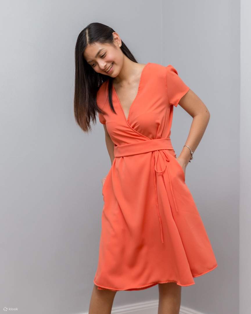 Chloe Wrap Dress by Hey Riley - Klook Estados Unidos